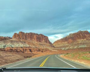 Bentonite Hills in Utah: Everything You Need to Know - Uprooted Traveler