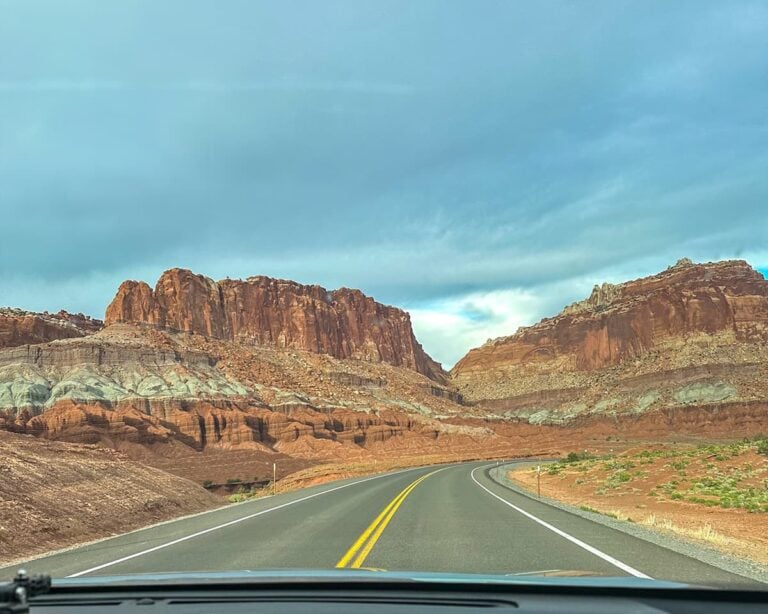 Bentonite Hills in Utah: Everything You Need to Know - Uprooted Traveler