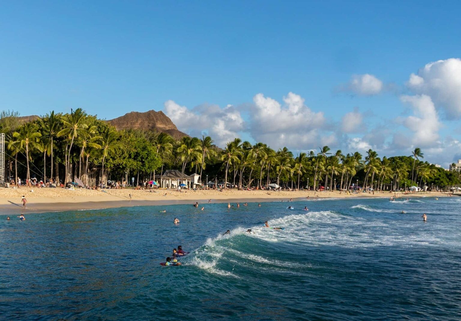 10 Best Beaches on Oahu: Everything You Need to Know - Uprooted Traveler