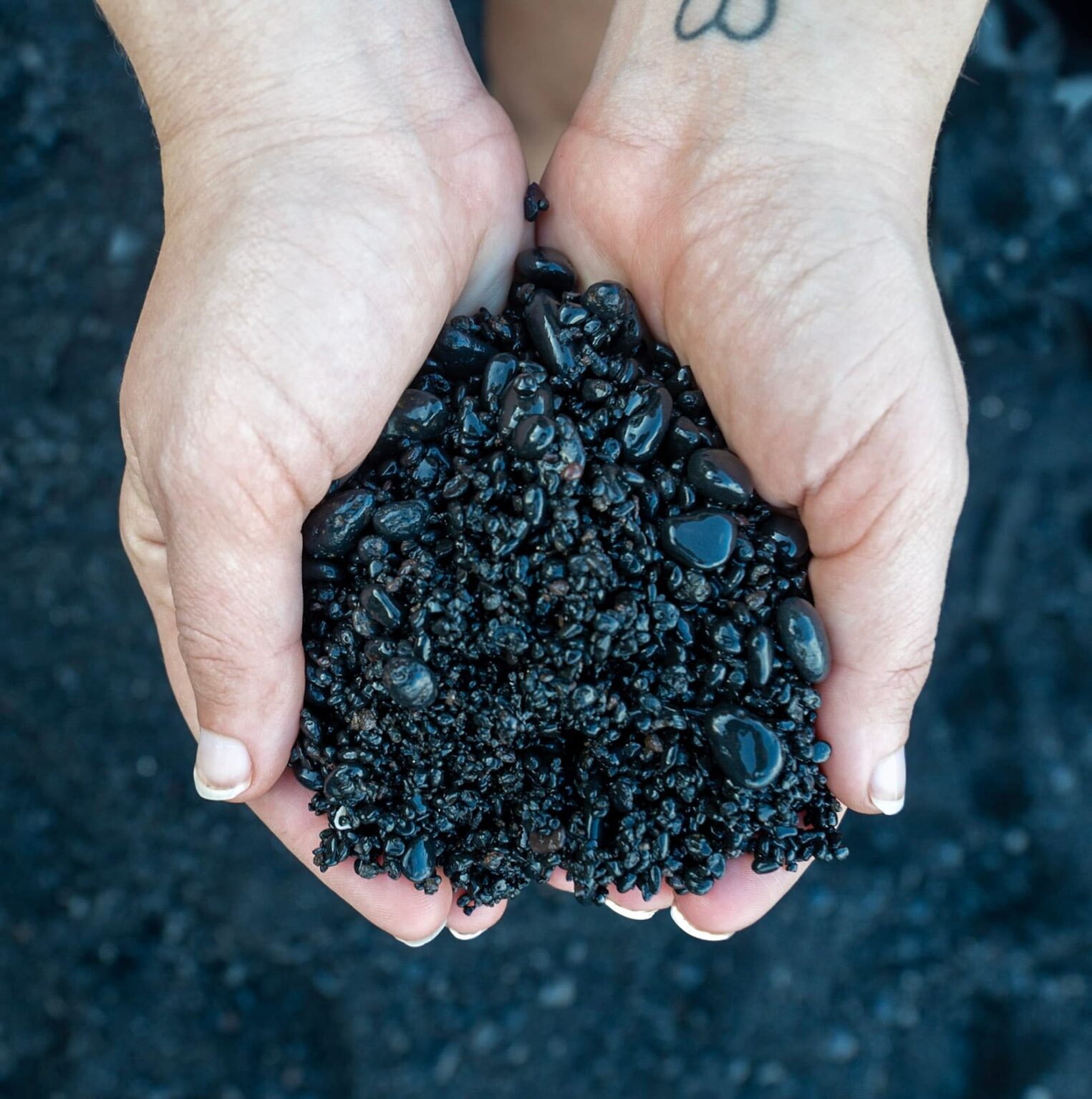 Black Sand Beach on Maui: Everything You Need to Know - Uprooted Traveler