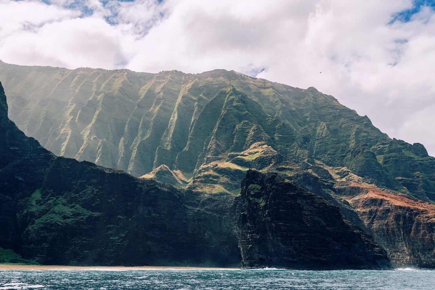 Napali Coast Boat Tours: Everything You Need To Know [2025] - Uprooted ...