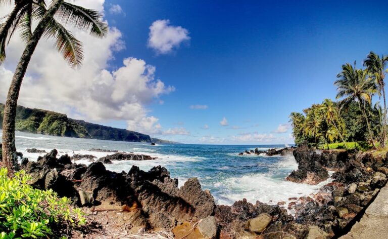 17 Road to Hana Stops You Don't Want to Miss - Uprooted Traveler