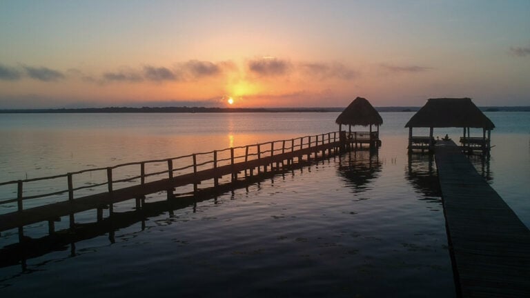 10 Incredible Things to Do in Bacalar, Mexico and its Lagoon of 7 ...