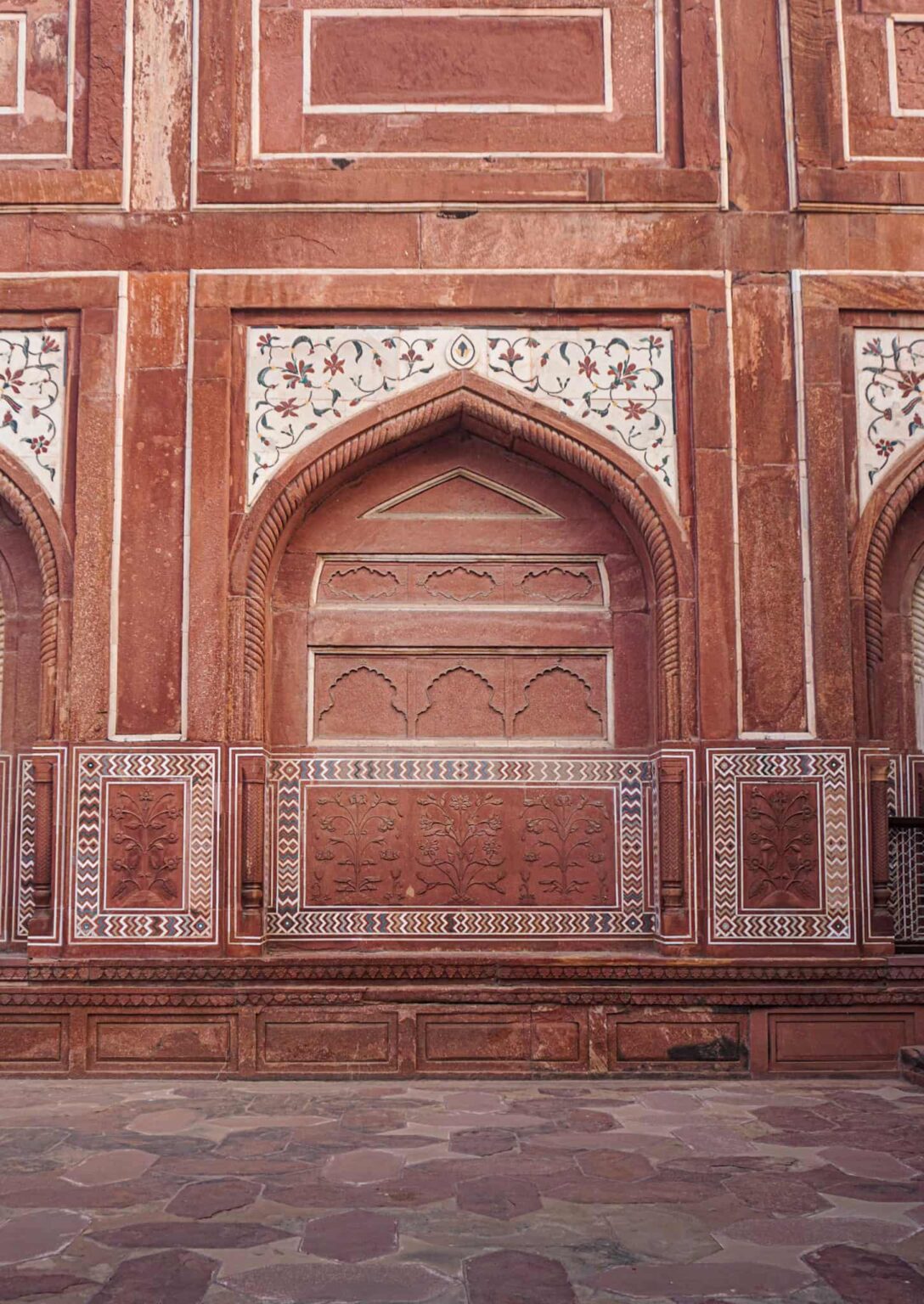 Visiting the Taj Mahal in 2025? 20 Tips You Should Know - Uprooted Traveler